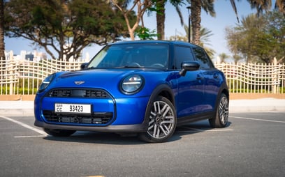 Mini Rental in Dubai, Hire a Mini Cooper at Renty