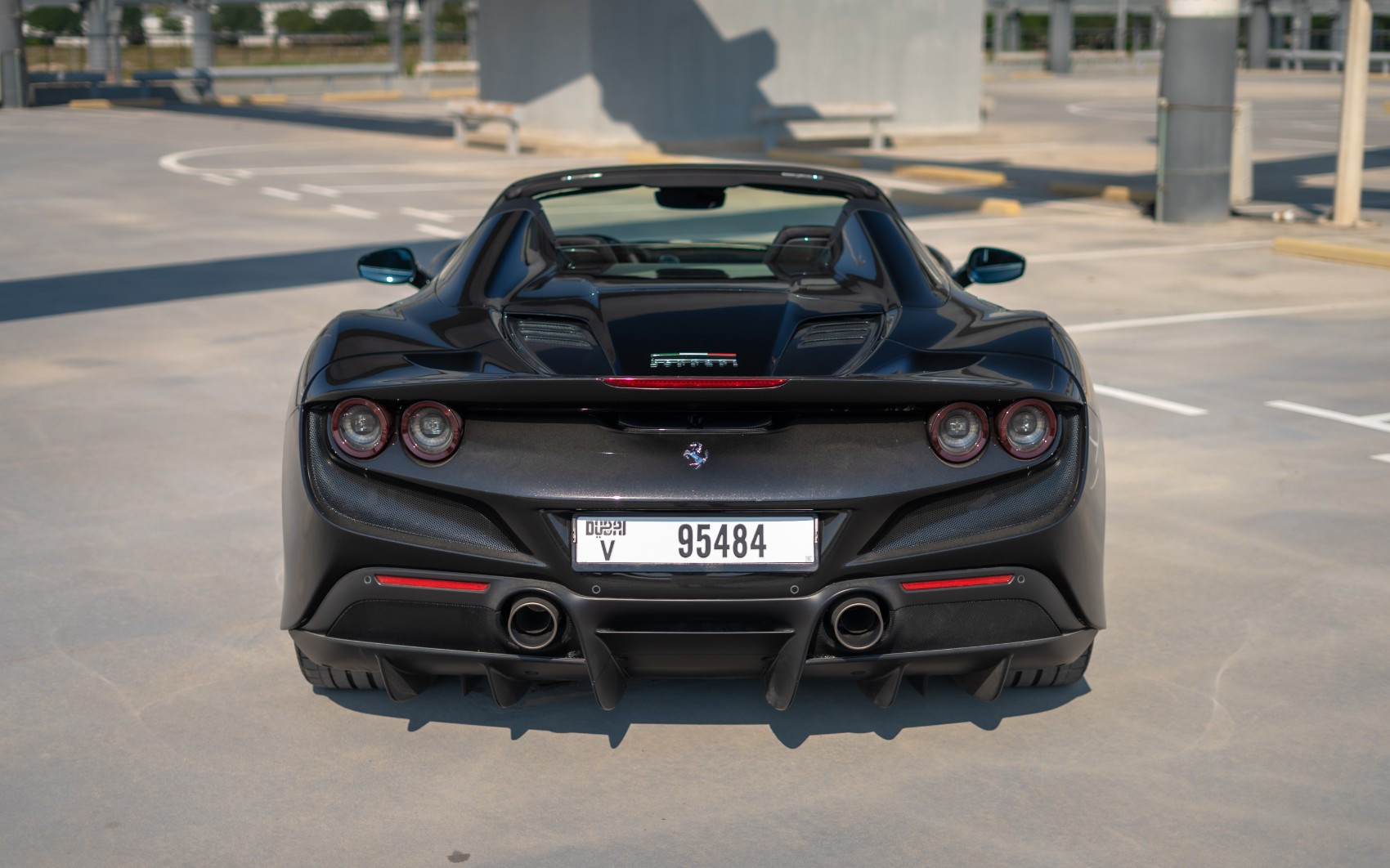 Mieten Sie ein Ferrari F8 Tributo Spyder (Schwarz), 2023 ID-05124 in ...